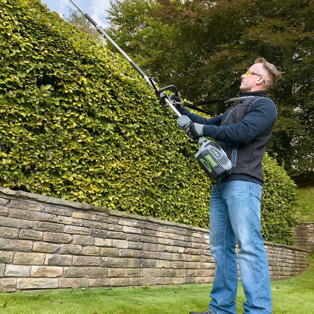 Hedge Trimmers vs Hedge Cutters | Cutting Edge Machinery